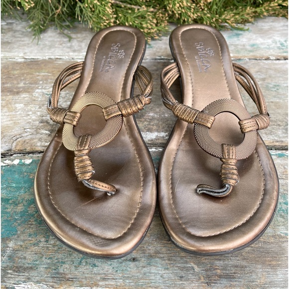 Sbicca | Shoes | Sbicca Bronze T Strap Sandals Womens 75 | Poshmark